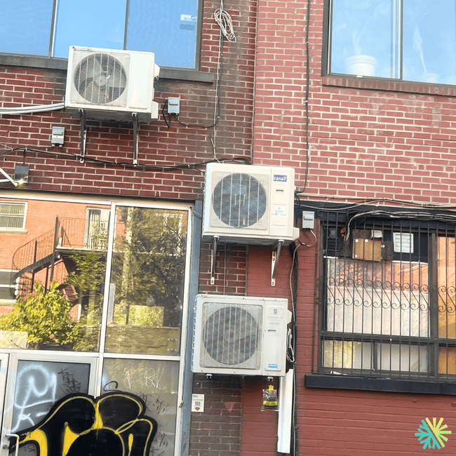 Canair wall-mounted heat pump installed in Plateau-Mont-Royal | Montre ...
