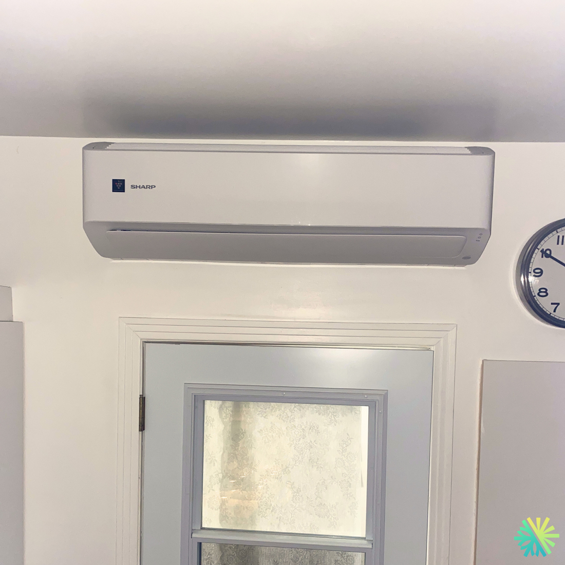 Installation of a Sharp ZU1 wall-mounted heat pump in Rosemont–La Peti ...