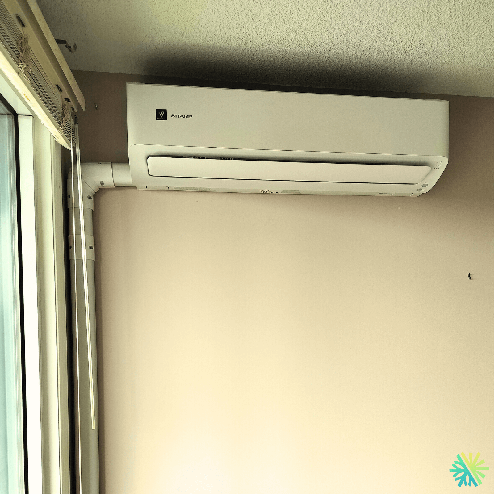 Installation of a Sharp wall-mounted heat pump in Ville-Marie (Montrea ...