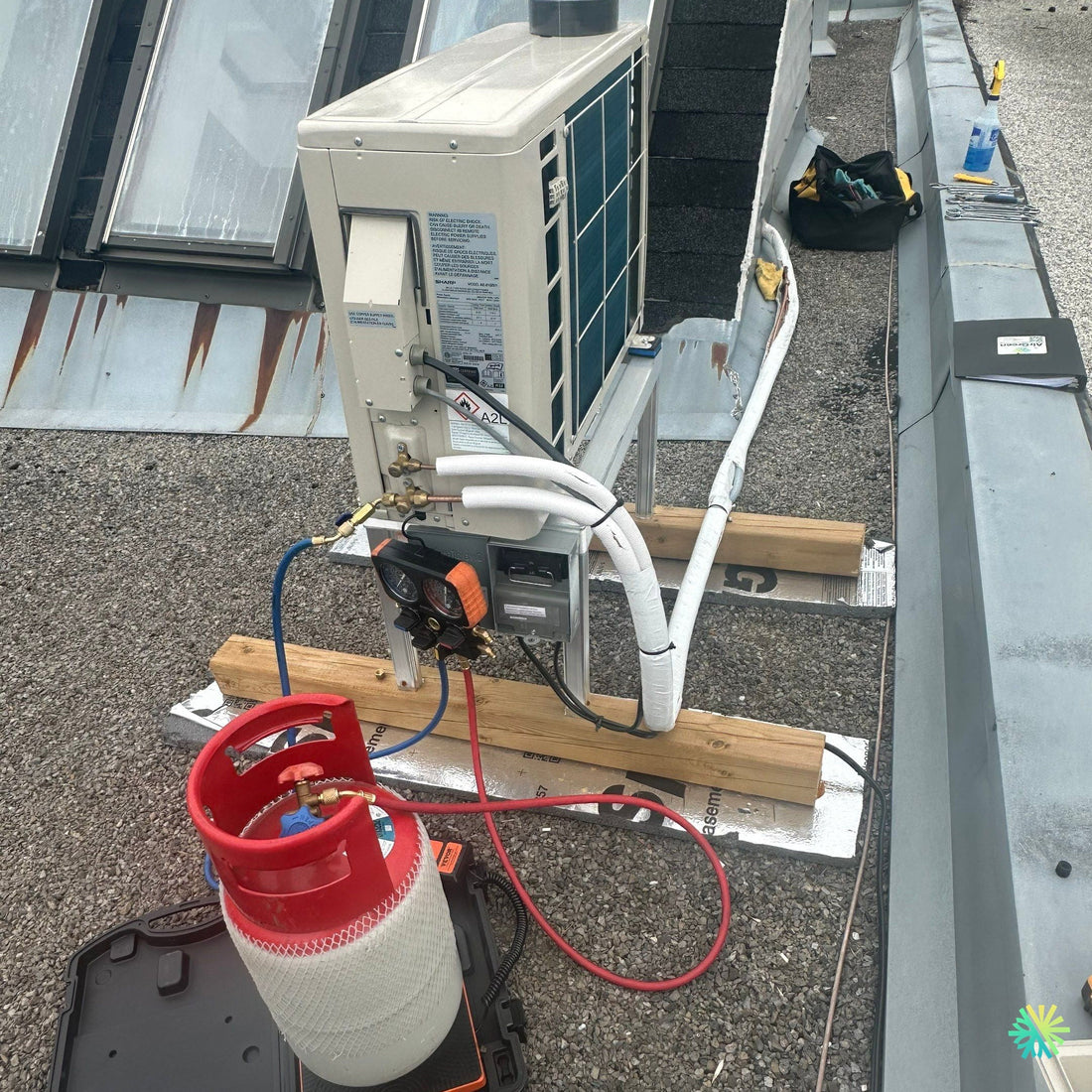 Appel de service pour une thermopompe murale Gree à Côte-des-Neiges–No ...