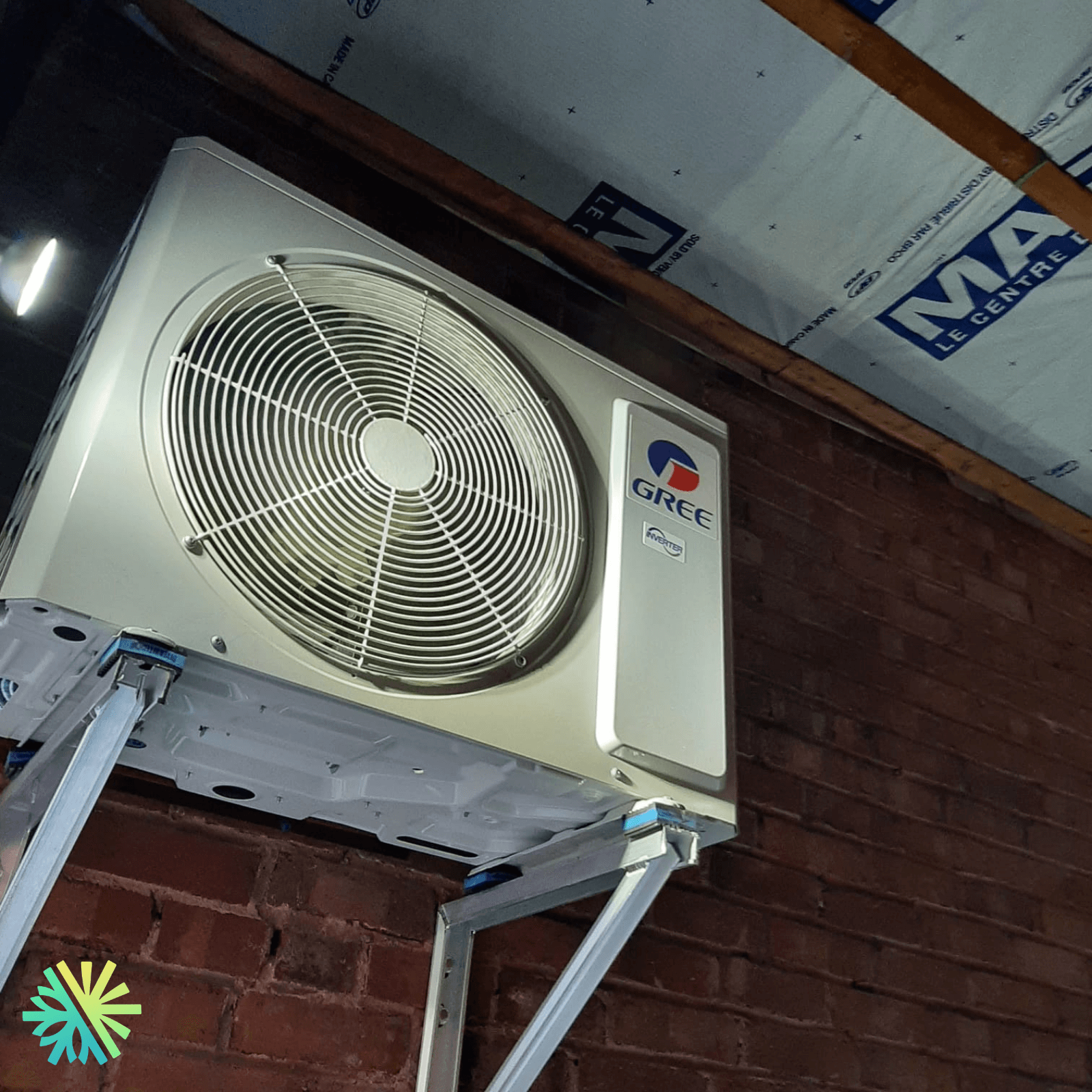 Installation GREE VIREO GEN3 Mini Split Heat Pump in Anjou, Montreal ...