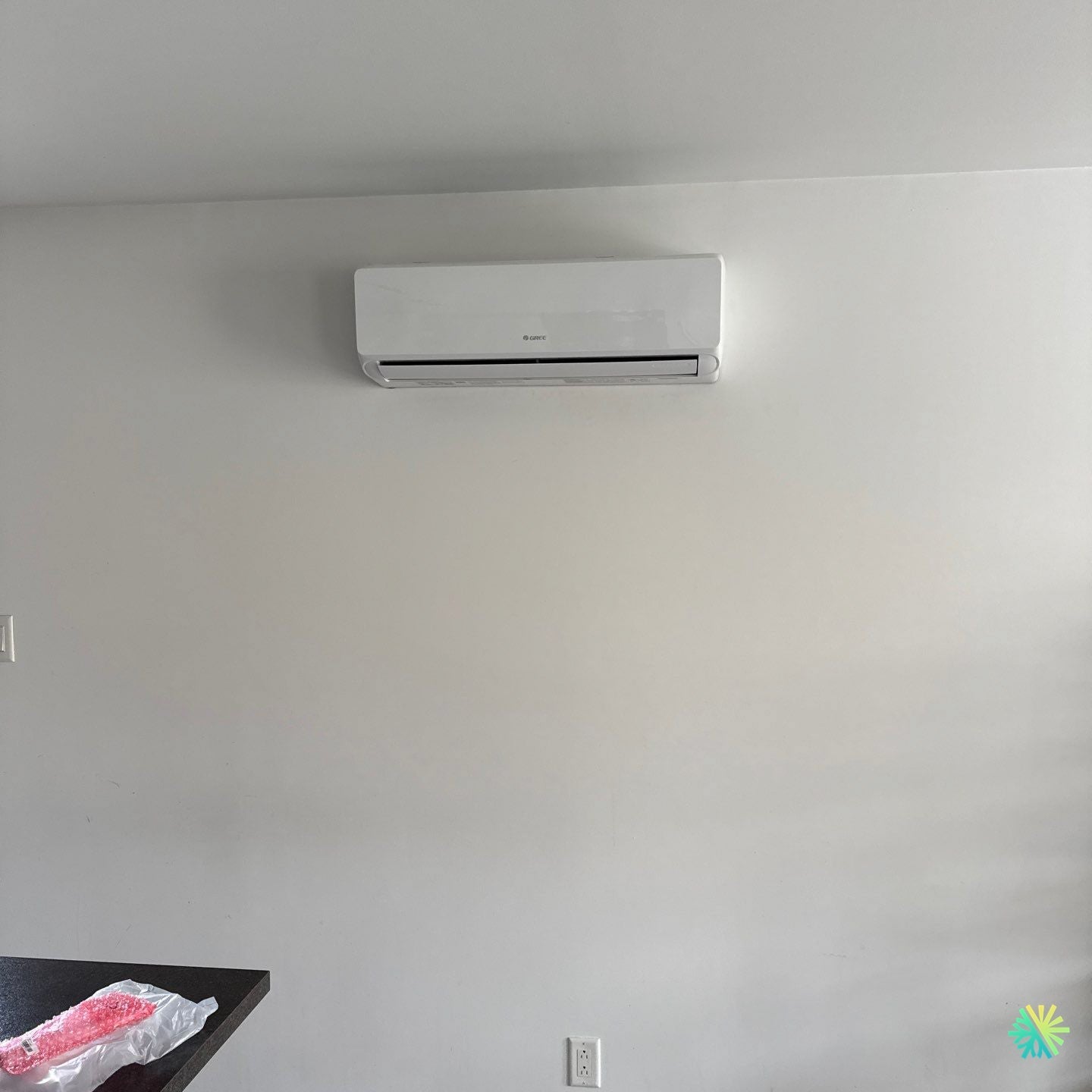 Installation d’une Gree Vireo R32 thermopompe murale à Rosemont–La Pet