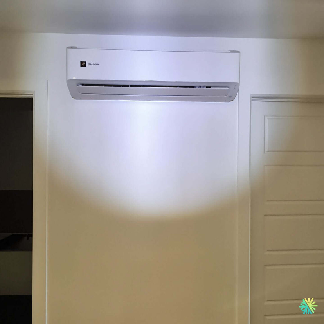 Installation of a Sharp wall-mounted heat pump in Saint-Laurent ...