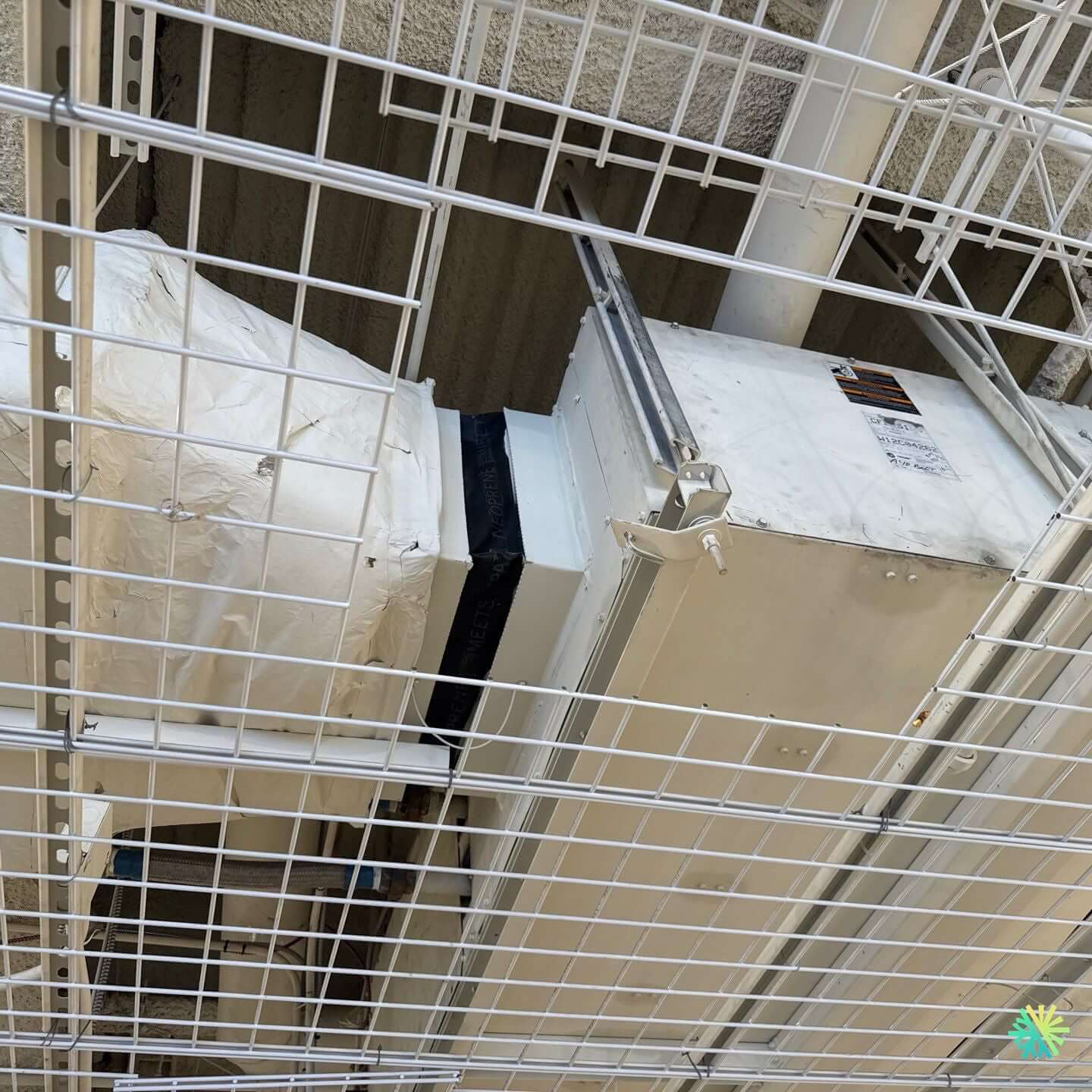 Commercial HVAC in Longueuil: Retrofit of a ducted system for an offic ...