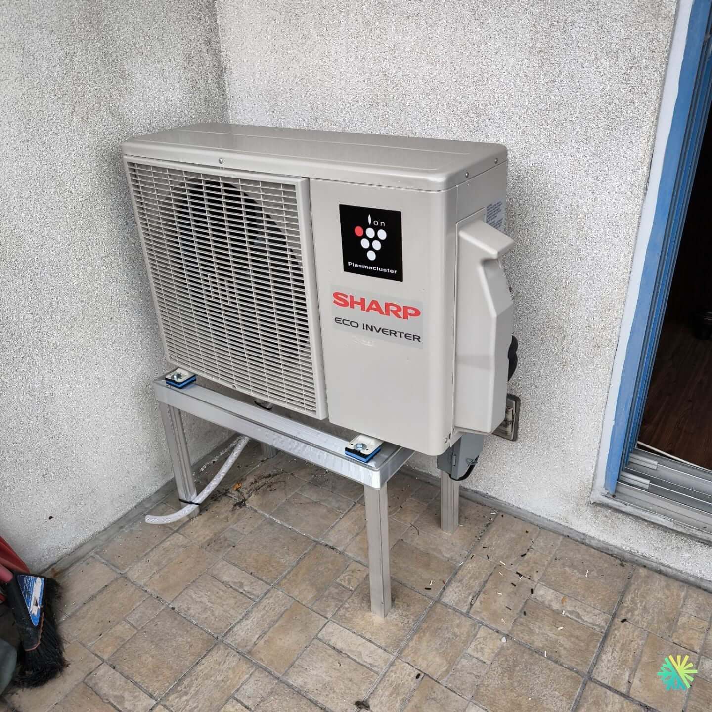 Installation d’une Sharp ZU1 thermopompe murale à Rosemont–La Petite-P ...