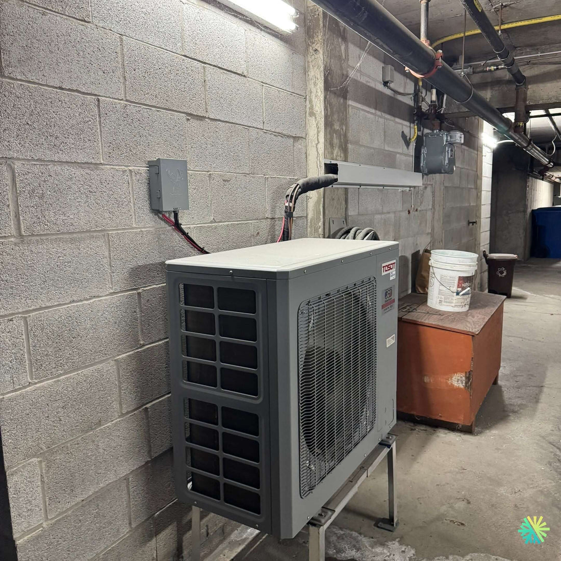 Installation of a TOSOT (FLEXX range) central heat pump in Saint-Laure ...